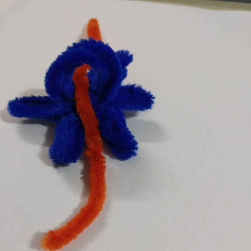 How to Make Pipe Cleaner Daisy Ring - SchoolMyKids