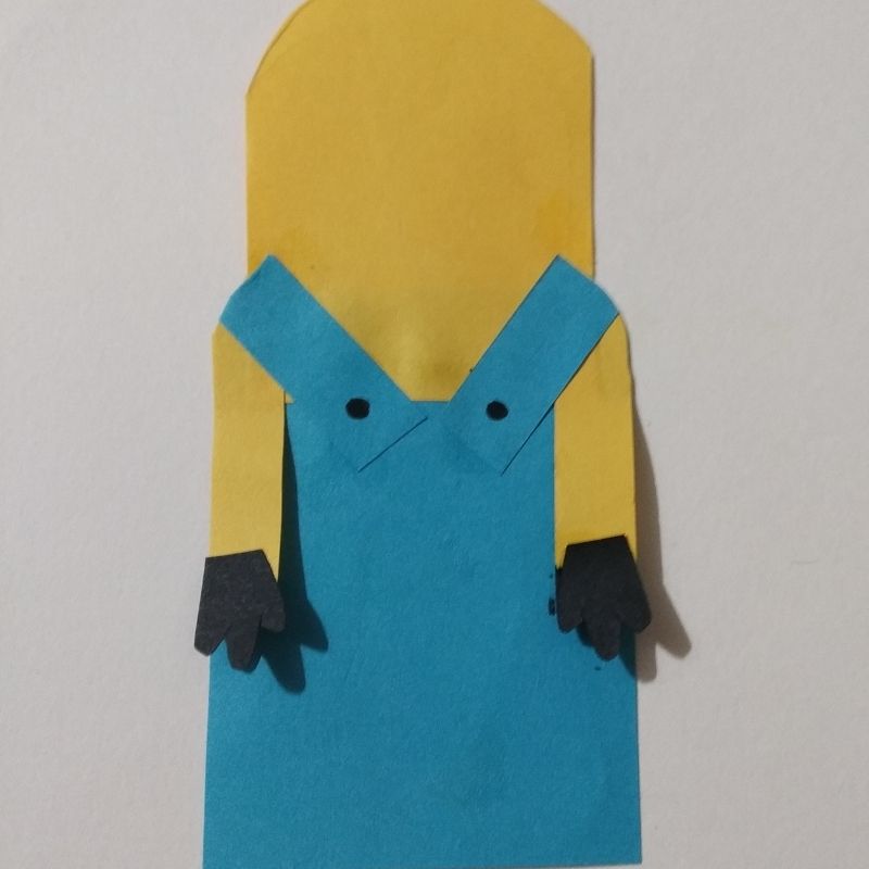 Easy and Fun to Make Minion Bookmarks - SchoolMyKids