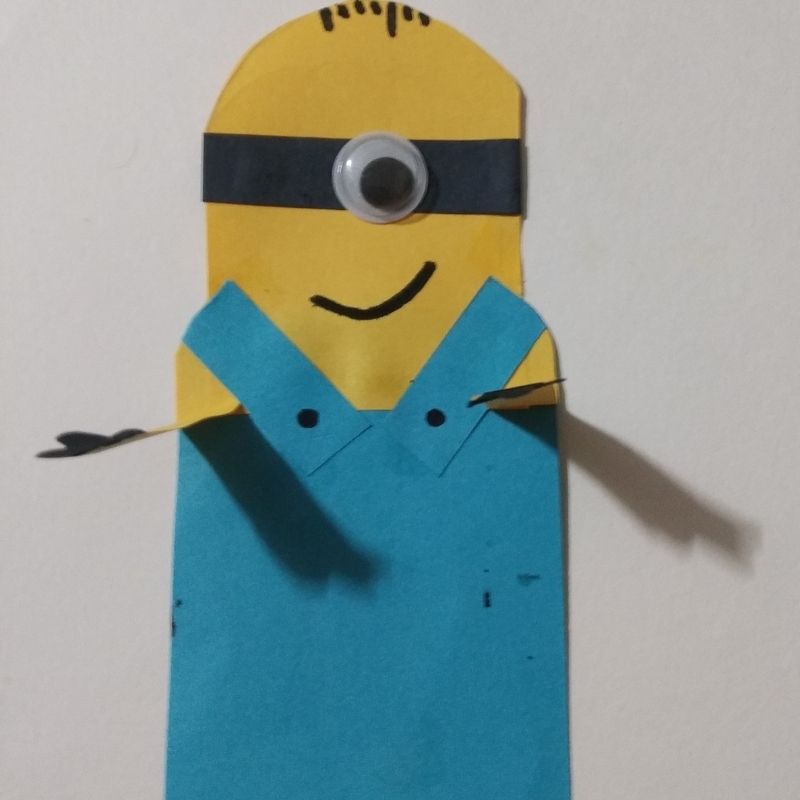 Easy and Fun to Make Minion Bookmarks - SchoolMyKids