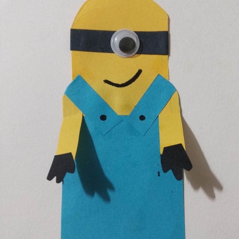 Easy and Fun to Make Minion Bookmarks - SchoolMyKids