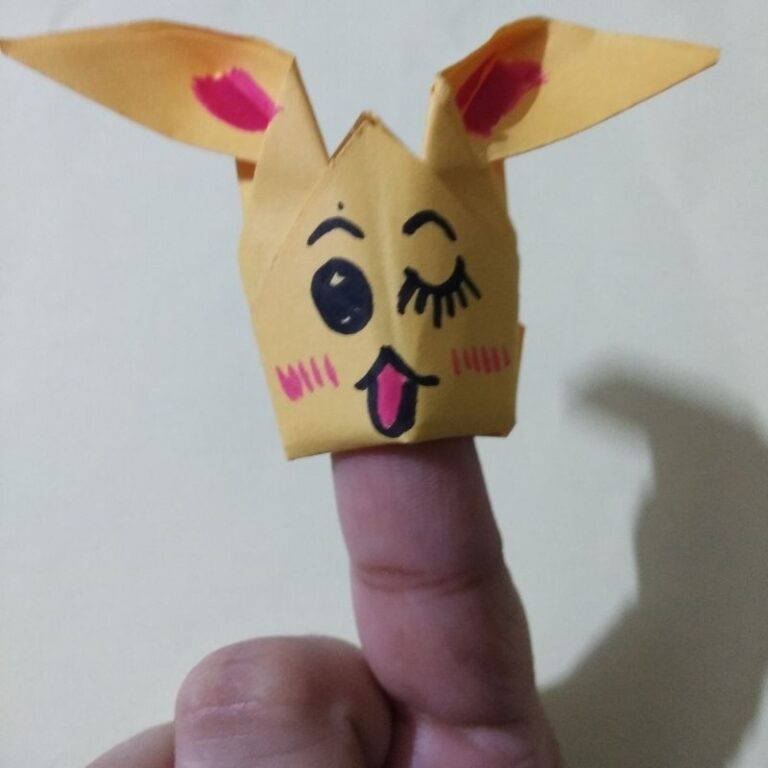 Incredibly Cute DIY Bunny Finger Puppets | SchoolMyKids