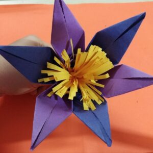 How to Make a Paper Lily – DIY Paper Flowers | SchoolMyKids