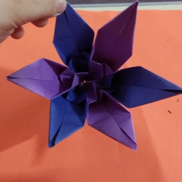 How to Make a Paper Lily – DIY Paper Flowers | SchoolMyKids