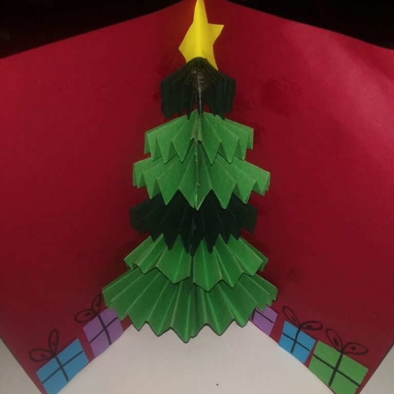 DIY Christmas Pop Up Card | SchoolMyKids